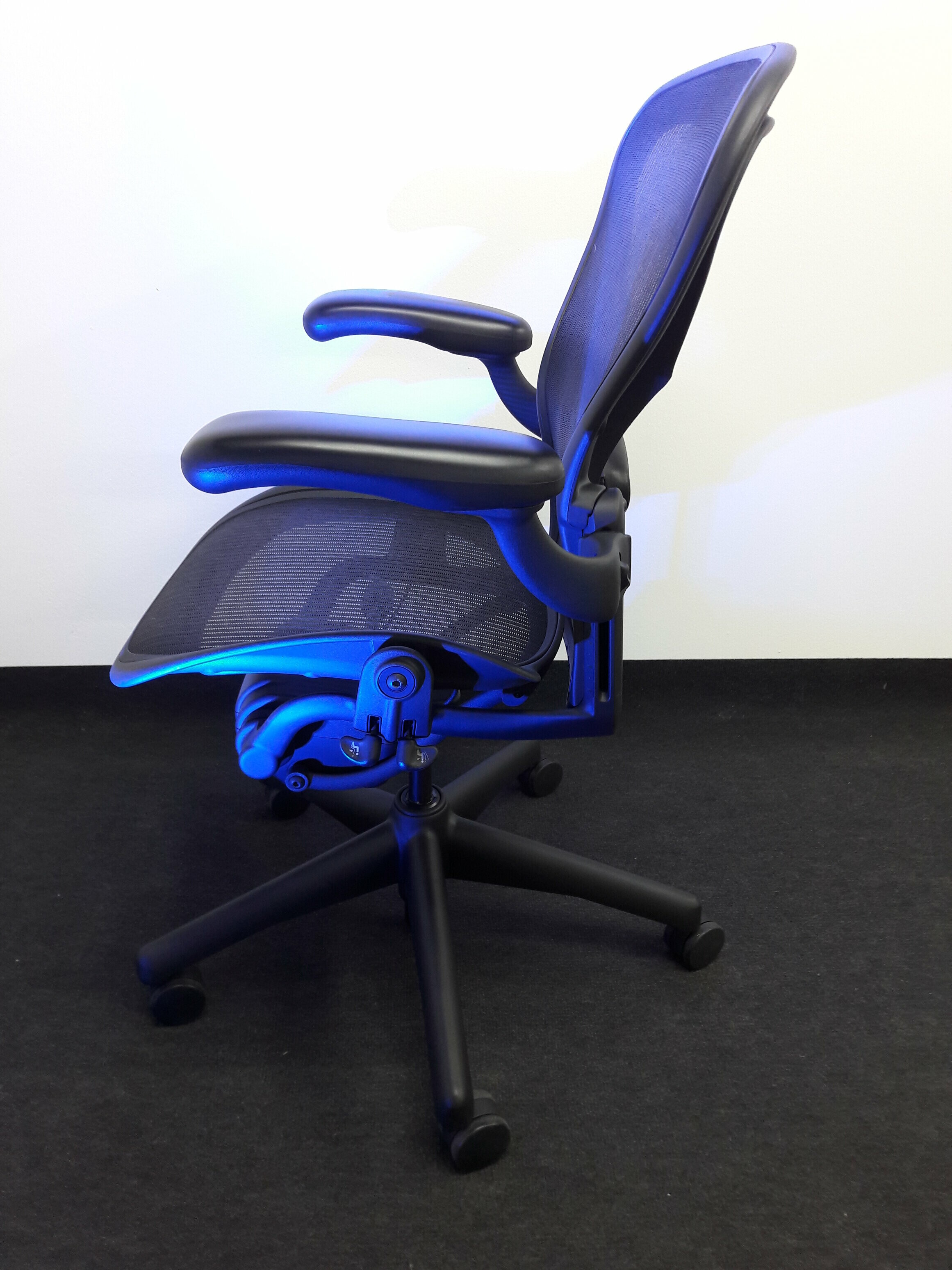 Herman Miller Aeron Size B Highly Adjustable Model Mint Condition | Audion